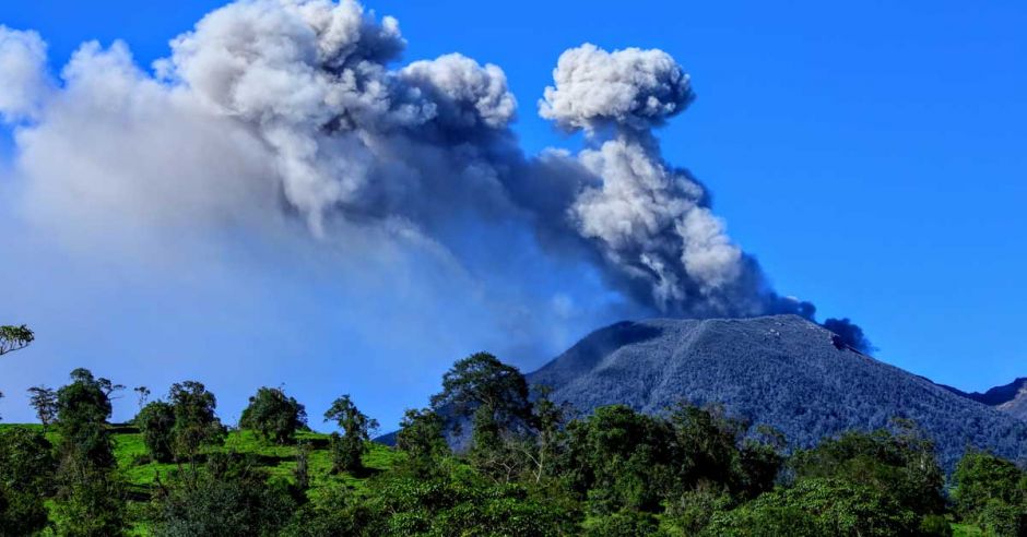 Parque Nacional Volcán Turrialba - ARA Tours Costa Rica